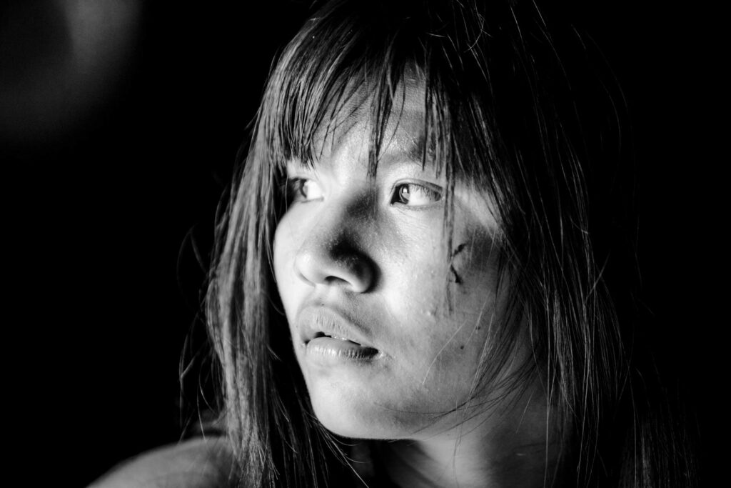 Waura Girl I, Xingu River, Amazonia – Dekorativní fotografie